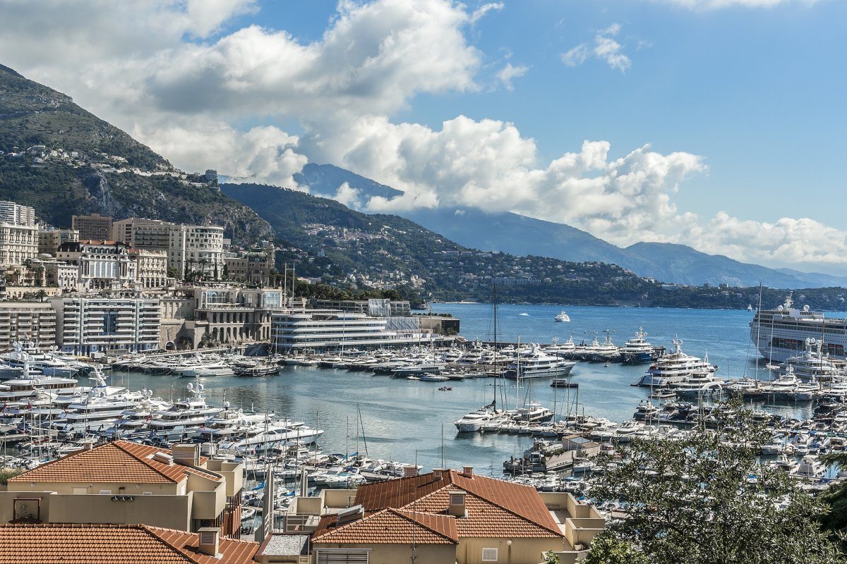 10 Locations with the Longest Life Expectancy - Destination Tips